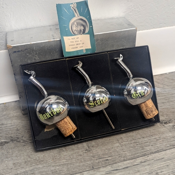 Dining | Vintage Spillstop Liquor Pourers Scotch Bourbon Gin | Poshmark